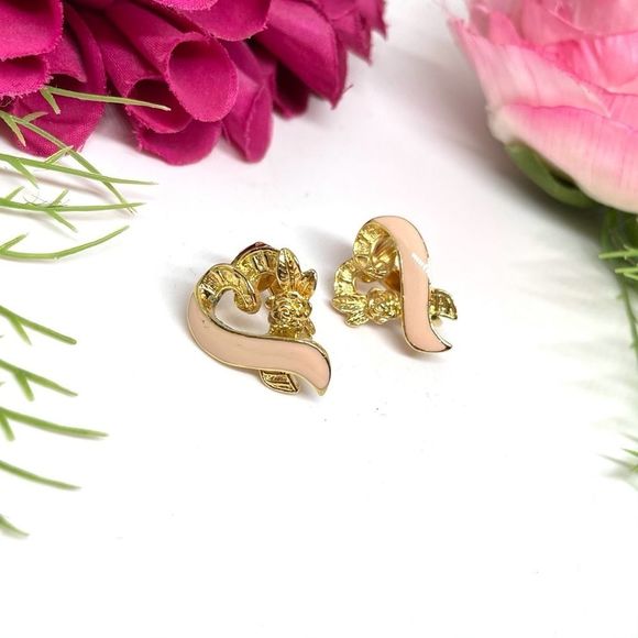 Avon | Jewelry | Vintagerare Avon Valentine Heart Golden Clip Earrings ...
